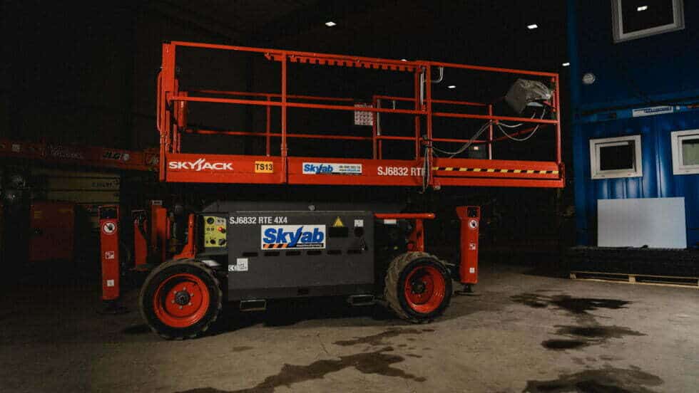 Dieseldrivna saxliftar - Uthyrning från Skyab